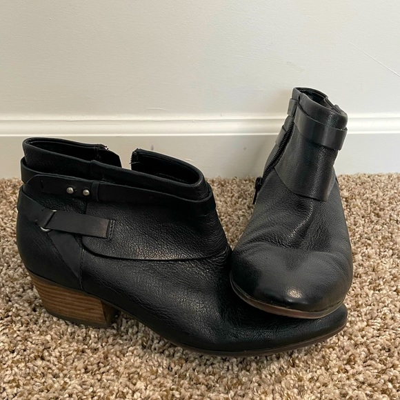 Clarks | Shoes | Clarks Spye Comet Black Leather Ankle Boots | Poshmark